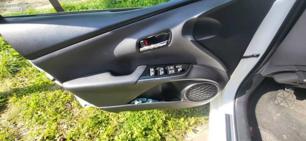 Balts Toyota Prius 2019 Viļņa, ar dzinēja tilpumu 1.80 L un nobraukumu 192 tūkst. km par 11500 €, foto 11 vietnē AUTOMOTO.COM.LV