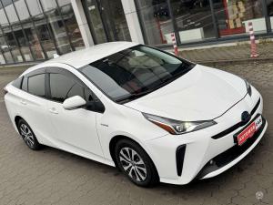 White Toyota Prius 2019 in Vilnius, with an engine capacity of 1.80 L and mileage of 259 thousand km for 11950 €, photo  on AUTOMOTO.COM.LV