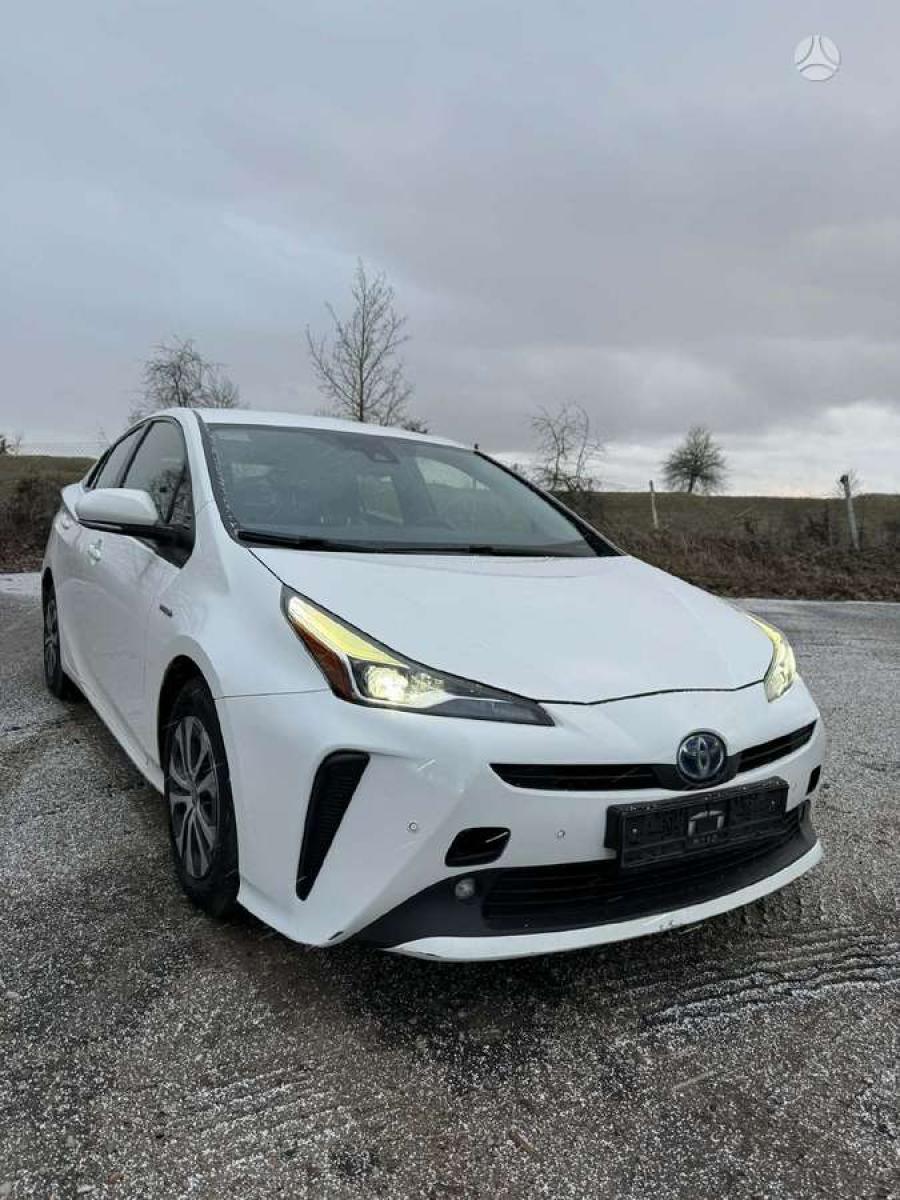 Balts Toyota Prius 2020 Kauņa, ar dzinēja tilpumu 1.80 L un nobraukumu 339 tūkst. km par 9850 €, foto 5 vietnē AUTOMOTO.COM.LV