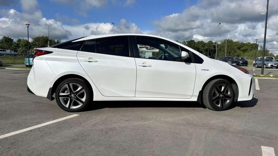 Balts Toyota Prius 2020 Klaipėda, ar dzinēja tilpumu 1.80 L un nobraukumu 55 tūkst. km par 21100 €, foto 5 vietnē AUTOMOTO.COM.LV
