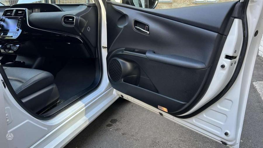Balts Toyota Prius 2020 Klaipėda, ar dzinēja tilpumu 1.80 L un nobraukumu 55 tūkst. km par 21100 €, foto 24 vietnē AUTOMOTO.COM.LV