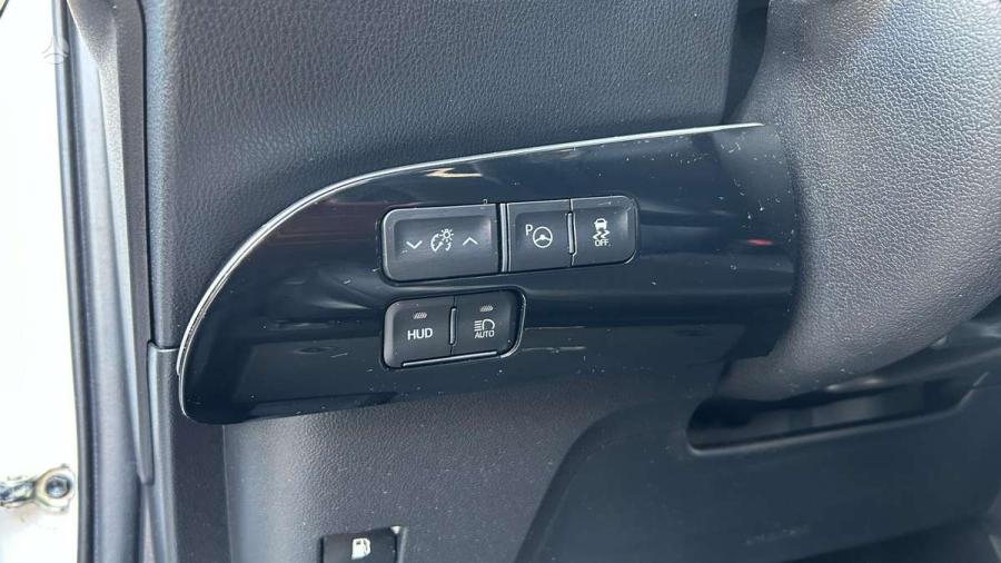 Balts Toyota Prius 2020 Klaipėda, ar dzinēja tilpumu 1.80 L un nobraukumu 55 tūkst. km par 21100 €, foto 30 vietnē AUTOMOTO.COM.LV