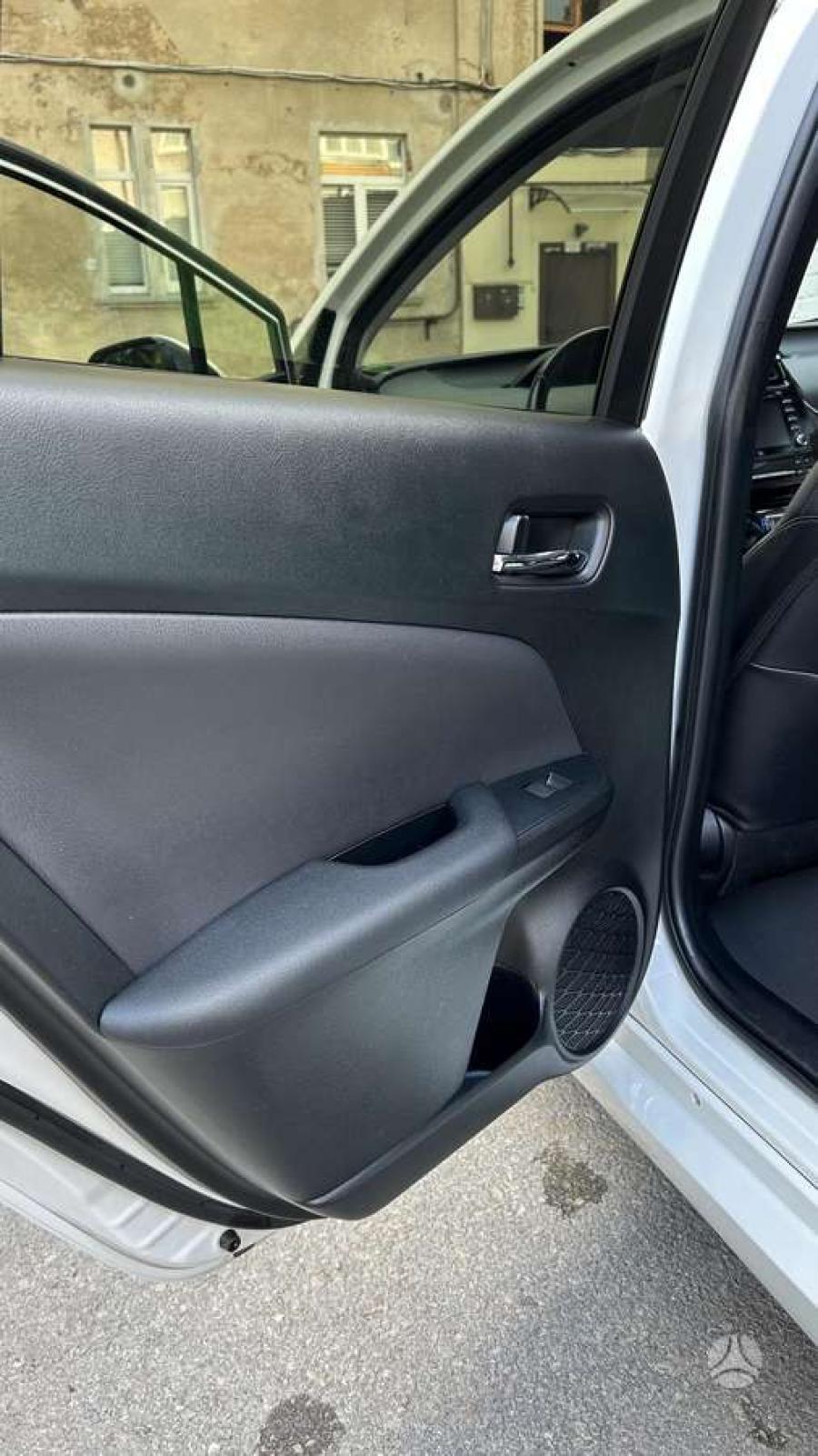 Balts Toyota Prius 2020 Klaipėda, ar dzinēja tilpumu 1.80 L un nobraukumu 55 tūkst. km par 21100 €, foto 32 vietnē AUTOMOTO.COM.LV