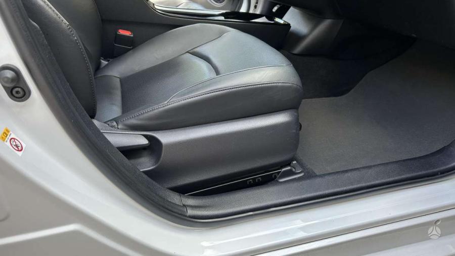 Balts Toyota Prius 2020 Klaipėda, ar dzinēja tilpumu 1.80 L un nobraukumu 55 tūkst. km par 21100 €, foto 34 vietnē AUTOMOTO.COM.LV
