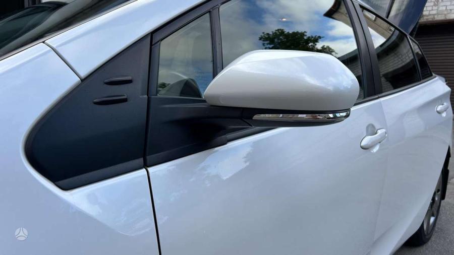 Balts Toyota Prius 2020 Klaipėda, ar dzinēja tilpumu 1.80 L un nobraukumu 55 tūkst. km par 21100 €, foto 35 vietnē AUTOMOTO.COM.LV