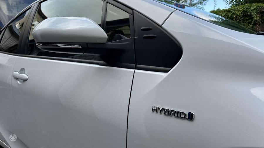 Balts Toyota Prius 2020 Klaipėda, ar dzinēja tilpumu 1.80 L un nobraukumu 55 tūkst. km par 21100 €, foto 36 vietnē AUTOMOTO.COM.LV