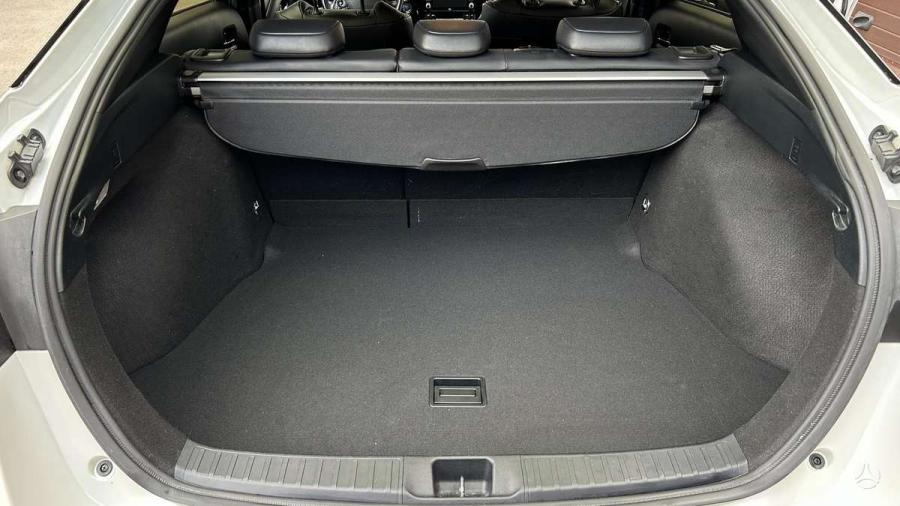 Balts Toyota Prius 2020 Klaipėda, ar dzinēja tilpumu 1.80 L un nobraukumu 55 tūkst. km par 21100 €, foto 45 vietnē AUTOMOTO.COM.LV