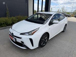 Balts Toyota Prius 2021 Viļņa, ar dzinēja tilpumu 1.80 L un nobraukumu 120 tūkst. km par 17720 €, foto  vietnē AUTOMOTO.COM.LV