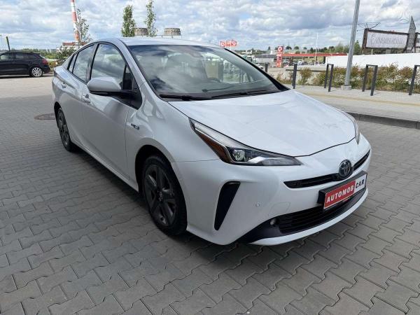 Белый Тойота Приус 2021 в Вильнюс, объемом двигателя 1.80 л и пробегом 120 тыс. км за 17720 €, фото 3 на AUTOMOTO.COM.LV