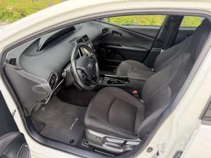 Balts Toyota Prius 2021 Viļņa, ar dzinēja tilpumu 1.80 L un nobraukumu 120 tūkst. km par 17720 €, foto 17 vietnē AUTOMOTO.COM.LV