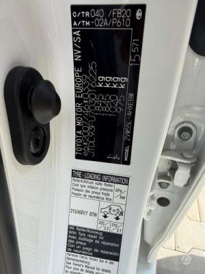 Balts Toyota Prius 2021 Viļņa, ar dzinēja tilpumu 1.80 L un nobraukumu 120 tūkst. km par 17720 €, foto 20 vietnē AUTOMOTO.COM.LV