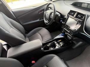 Balts Toyota Prius 2021 Viļņa, ar dzinēja tilpumu 1.80 L un nobraukumu 120 tūkst. km par 17720 €, foto 29 vietnē AUTOMOTO.COM.LV