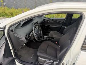 Balts Toyota Prius 2021 Viļņa, ar dzinēja tilpumu 1.80 L un nobraukumu 120 tūkst. km par 17720 €, foto 32 vietnē AUTOMOTO.COM.LV