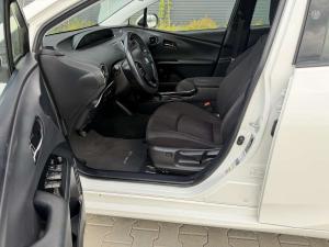Balts Toyota Prius 2021 Viļņa, ar dzinēja tilpumu 1.80 L un nobraukumu 120 tūkst. km par 17720 €, foto 33 vietnē AUTOMOTO.COM.LV