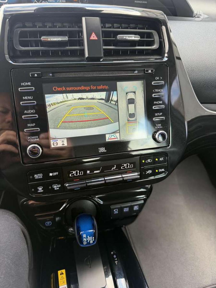 Balts Toyota Prius 2021 Viļņa, ar dzinēja tilpumu 1.80 L un nobraukumu 120 tūkst. km par 17720 €, foto 42 vietnē AUTOMOTO.COM.LV