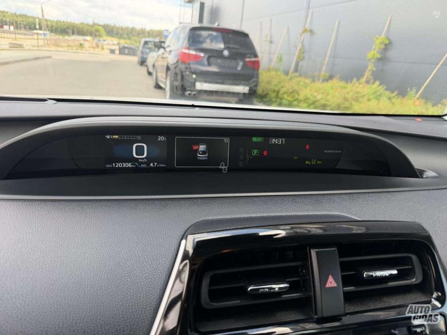Белый Тойота Приус 2021 в Вильнюс, объемом двигателя 1.80 л и пробегом 120 тыс. км за 17720 €, фото 37 на AUTOMOTO.COM.LV