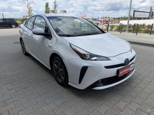 Белый Тойота Приус 2021 в Вильнюс, объемом двигателя 1.80 л и пробегом 120 тыс. км за 17720 €, фото 4 на AUTOMOTO.COM.LV