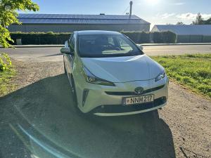 White Toyota Prius 2022 in Kaunas, with an engine capacity of 1.80 L and mileage of 27 thousand km for 16700 €, photo 3 on AUTOMOTO.COM.LV