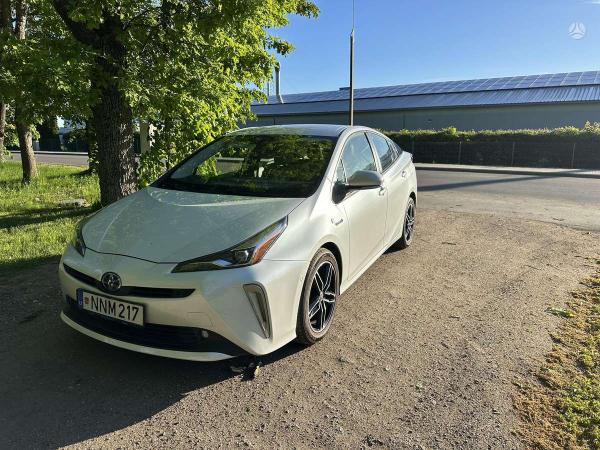 Белый Тойота Приус 2022 в Каунас, объемом двигателя 1.80 л и пробегом 27 тыс. км за 16700 €, фото 3 на AUTOMOTO.COM.LV
