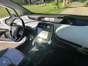 White Toyota Prius 2022 in Kaunas, with an engine capacity of 1.80 L and mileage of 27 thousand km for 16700 €, photo 18 on AUTOMOTO.COM.LV
