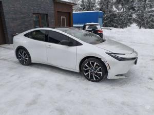 Balts Toyota Prius 2024 Kelmė, ar dzinēja tilpumu 1.80 L un nobraukumu 25 tūkst. km par 17000 €, foto  vietnē AUTOMOTO.COM.LV