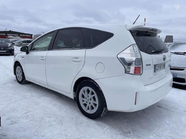 White Toyota Prius 2012 in Vilnius, with an engine capacity of 1.80 L and mileage of 265 thousand km for 8950 €, photo 3 on AUTOMOTO.COM.LV