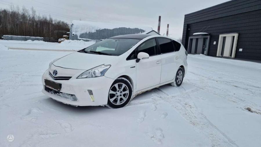 Balts Toyota Prius 2012 Kauņa, ar dzinēja tilpumu 1.80 L un nobraukumu 283 tūkst. km par 7850 €, foto 2 vietnē AUTOMOTO.COM.LV