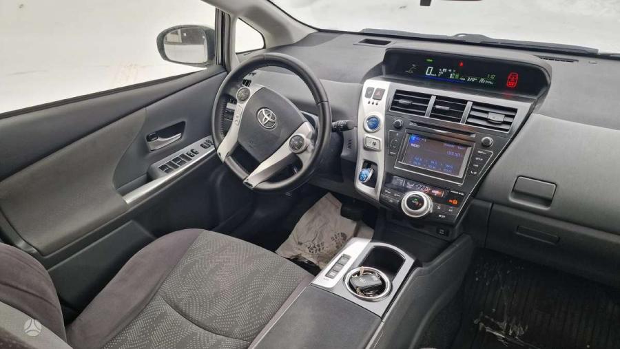 Balts Toyota Prius 2012 Kauņa, ar dzinēja tilpumu 1.80 L un nobraukumu 283 tūkst. km par 7850 €, foto 8 vietnē AUTOMOTO.COM.LV