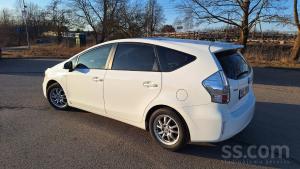 Balts Toyota Prius 2012 Rīga, ar dzinēja tilpumu 1.80 L un nobraukumu 266 tūkst. km par 6500 €, foto 2 vietnē AUTOMOTO.COM.LV