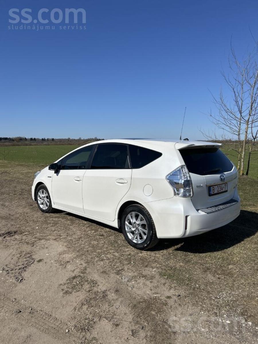 Balts Toyota Prius 2012 Daugavpils, ar dzinēja tilpumu 1.80 L un nobraukumu 280 tūkst. km par 6900 €, foto 3 vietnē AUTOMOTO.COM.LV