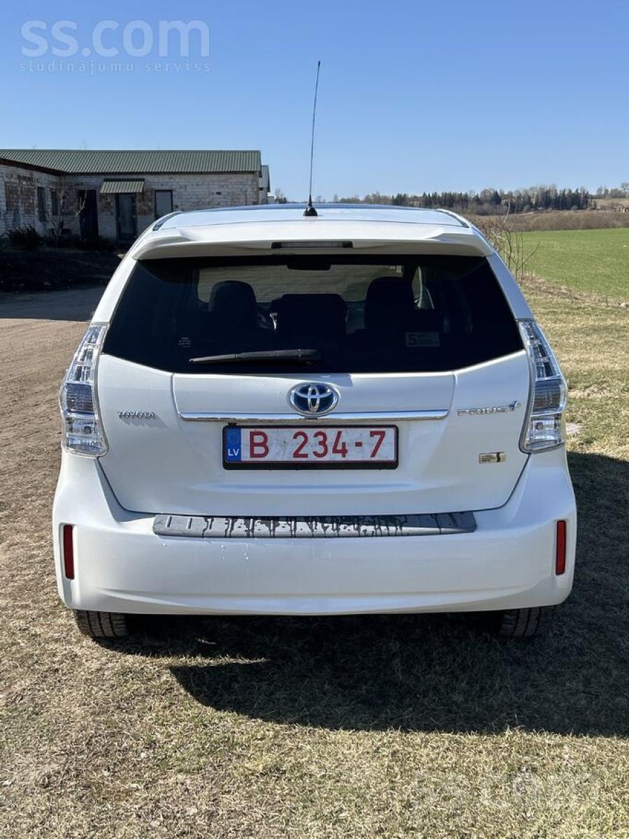 Balts Toyota Prius 2012 Daugavpils, ar dzinēja tilpumu 1.80 L un nobraukumu 280 tūkst. km par 6900 €, foto 4 vietnē AUTOMOTO.COM.LV