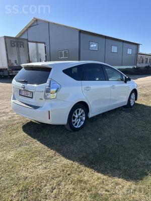 Balts Toyota Prius 2012 Daugavpils, ar dzinēja tilpumu 1.80 L un nobraukumu 280 tūkst. km par 6900 €, foto 5 vietnē AUTOMOTO.COM.LV