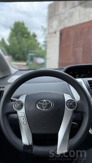 White Toyota Prius 2012 in Daugavpils, with an engine capacity of 1.80 L and mileage of 284 thousand km for 7200 €, photo 22 on AUTOMOTO.COM.LV