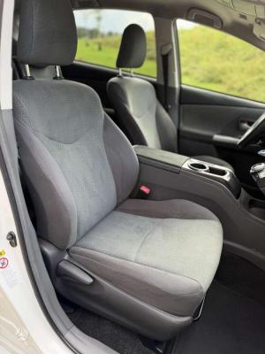 Balts Toyota Prius 2012 Viļņa, ar dzinēja tilpumu 1.80 L un nobraukumu 470 tūkst. km par 7700 €, foto 13 vietnē AUTOMOTO.COM.LV