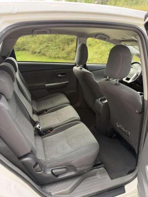 Balts Toyota Prius 2012 Viļņa, ar dzinēja tilpumu 1.80 L un nobraukumu 470 tūkst. km par 7700 €, foto 14 vietnē AUTOMOTO.COM.LV