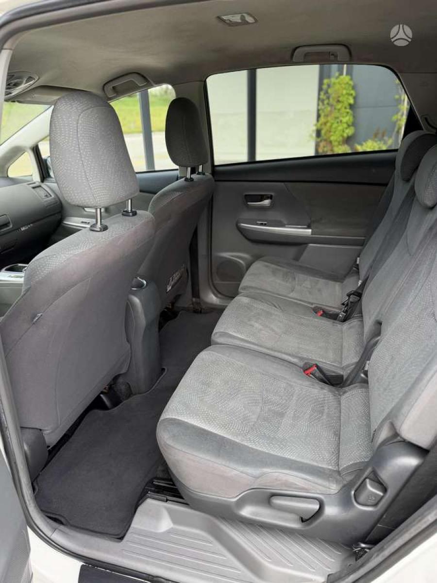 Balts Toyota Prius 2012 Viļņa, ar dzinēja tilpumu 1.80 L un nobraukumu 470 tūkst. km par 7700 €, foto 15 vietnē AUTOMOTO.COM.LV