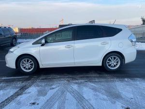 White Toyota Prius 2013 in Vilnius, with an engine capacity of 1.80 L and mileage of 260 thousand km for 9900 €, photo 4 on AUTOMOTO.COM.LV