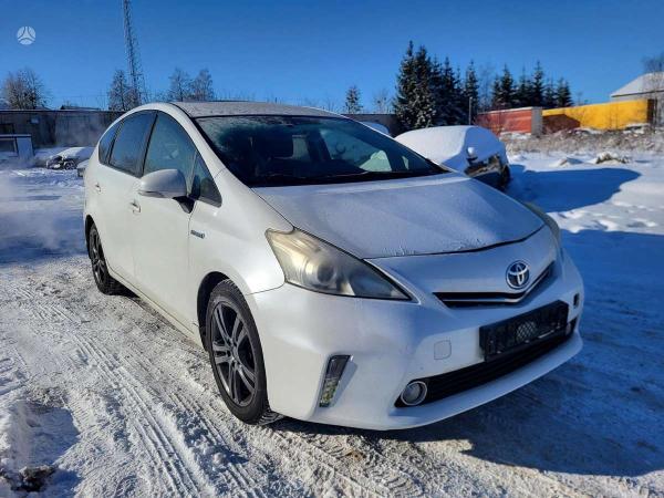 Balts Toyota Prius 2013 Alīta, ar dzinēja tilpumu 1.80 L un nobraukumu 340 tūkst. km par 5350 €, foto 1 vietnē AUTOMOTO.COM.LV