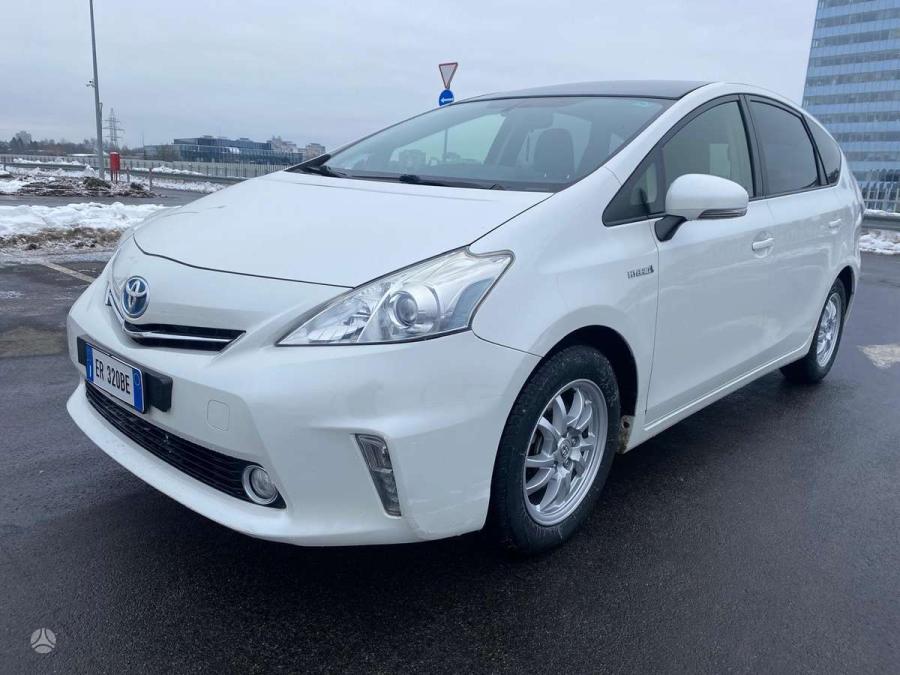 Balts Toyota Prius 2013 Viļņa, ar dzinēja tilpumu 1.80 L un nobraukumu 260 tūkst. km par 9900 €, foto 3 vietnē AUTOMOTO.COM.LV
