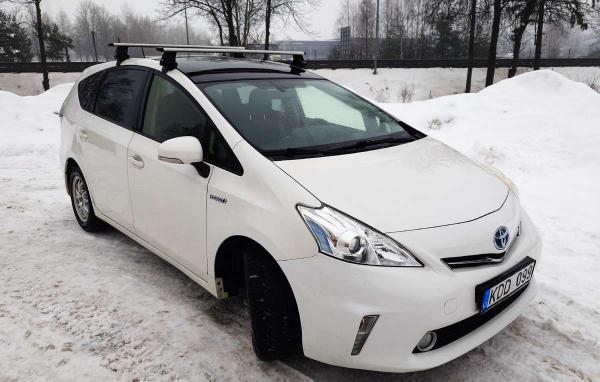 Balts Toyota Prius 2013 Viļņa, ar dzinēja tilpumu 1.80 L un nobraukumu 266 tūkst. km par 9500 €, foto 1 vietnē AUTOMOTO.COM.LV