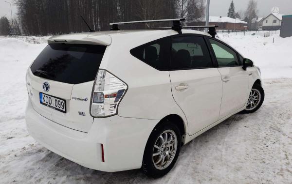Balts Toyota Prius 2013 Viļņa, ar dzinēja tilpumu 1.80 L un nobraukumu 266 tūkst. km par 9500 €, foto 3 vietnē AUTOMOTO.COM.LV