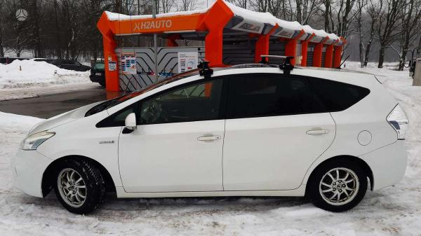 Balts Toyota Prius 2013 Viļņa, ar dzinēja tilpumu 1.80 L un nobraukumu 266 tūkst. km par 9500 €, foto 6 vietnē AUTOMOTO.COM.LV