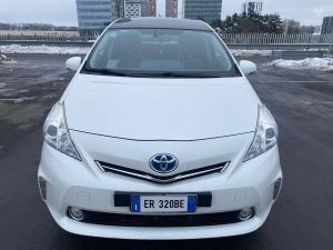 Balts Toyota Prius 2013 Viļņa, ar dzinēja tilpumu 1.80 L un nobraukumu 260 tūkst. km par 9900 €, foto  vietnē AUTOMOTO.COM.LV