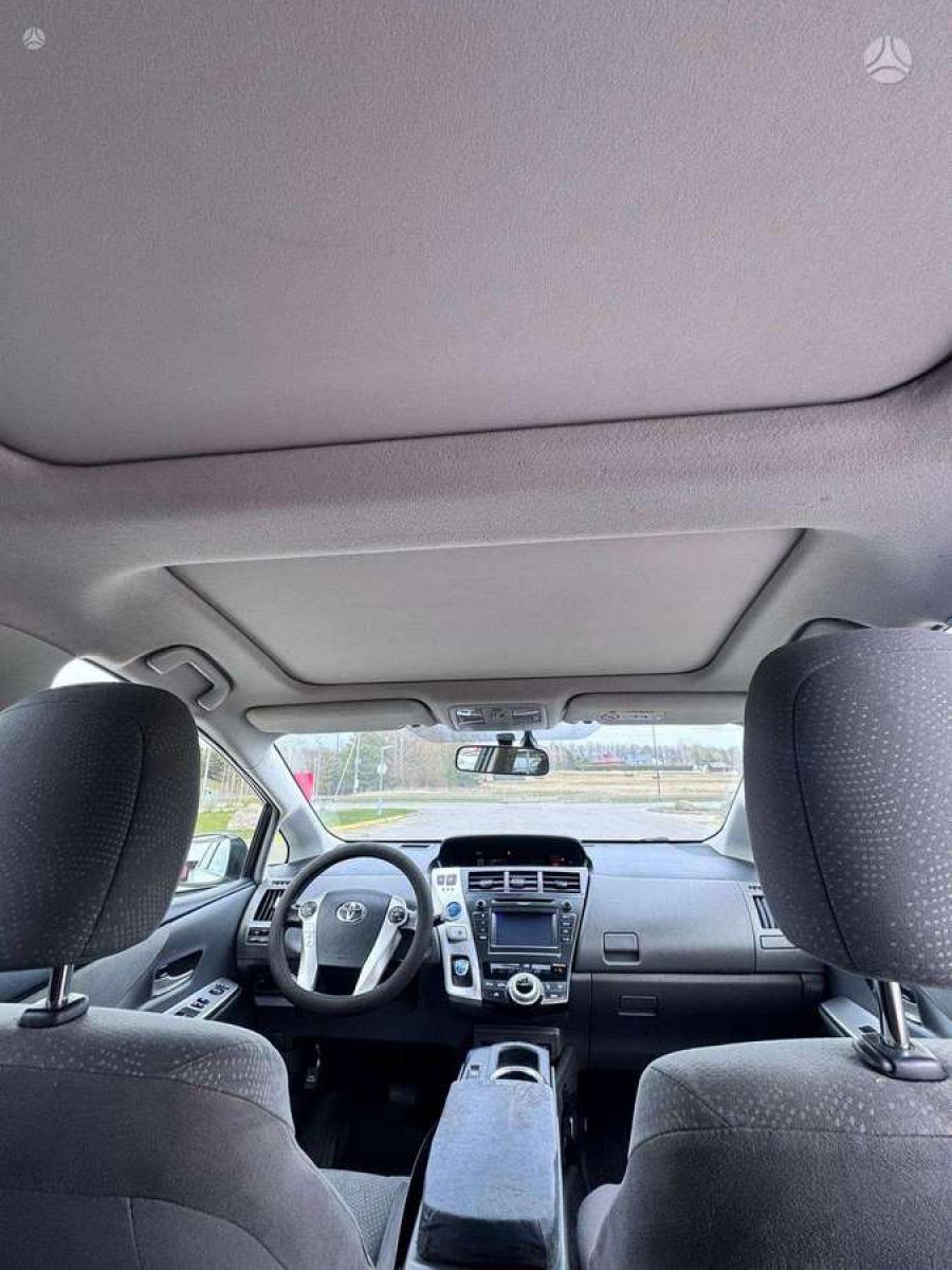 White Toyota Prius 2013 in Vilnius, with an engine capacity of 1.80 L and mileage of 374 thousand km for 8950 €, photo 29 on AUTOMOTO.COM.LV