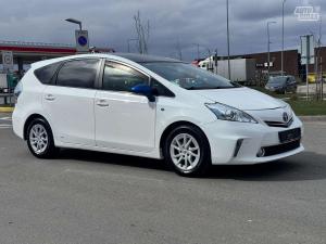 White Toyota Prius 2013 in Vilnius, with an engine capacity of 1.80 L and mileage of 374 thousand km for 8250 €, photo 5 on AUTOMOTO.COM.LV