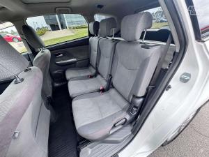 White Toyota Prius 2013 in Vilnius, with an engine capacity of 1.80 L and mileage of 374 thousand km for 8250 €, photo 18 on AUTOMOTO.COM.LV