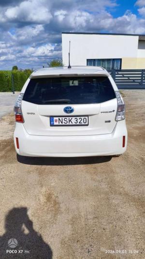 White Toyota Prius 2013 in Kaunas, with an engine capacity of 1.80 L and mileage of 745 thousand km for 6200 €, photo 3 on AUTOMOTO.COM.LV