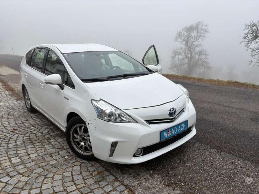Balts Toyota Prius 2014 Druskininkai, ar dzinēja tilpumu 1.80 L un nobraukumu 285 tūkst. km par 8100 €, foto 2 vietnē AUTOMOTO.COM.LV