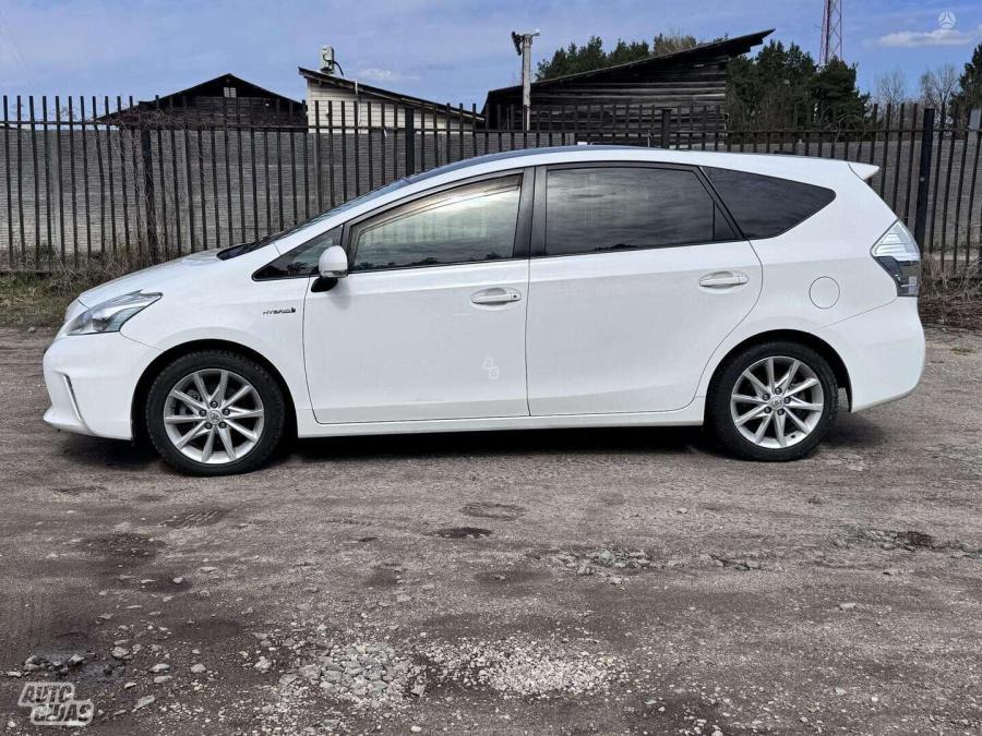Balts Toyota Prius 2015 Viļņa, ar dzinēja tilpumu 1.80 L un nobraukumu 407 tūkst. km par 7950 €, foto 6 vietnē AUTOMOTO.COM.LV