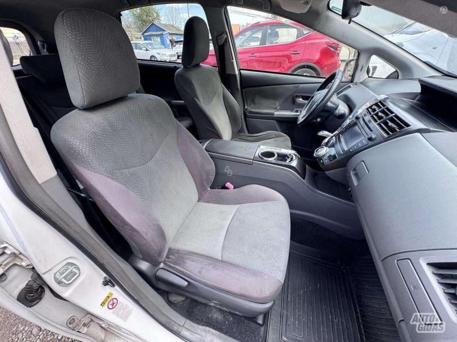 Balts Toyota Prius 2015 Viļņa, ar dzinēja tilpumu 1.80 L un nobraukumu 407 tūkst. km par 7950 €, foto 17 vietnē AUTOMOTO.COM.LV